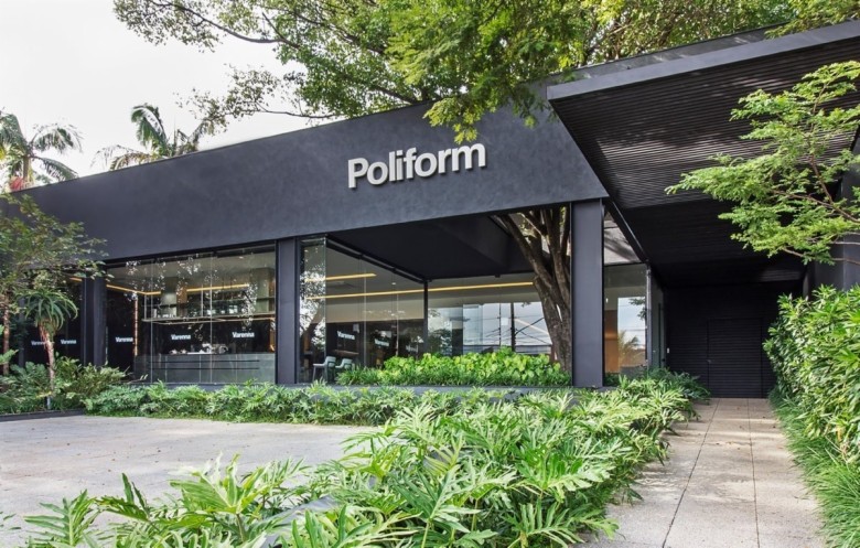 Varenna Poliform Logo Poliform Kitchen Twelve, The Research Of A New